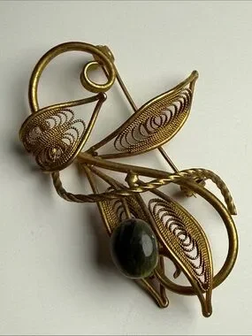 Jewelry | Gold Tone Filigree Leaf Brooch With Dark Green Cabochon ...